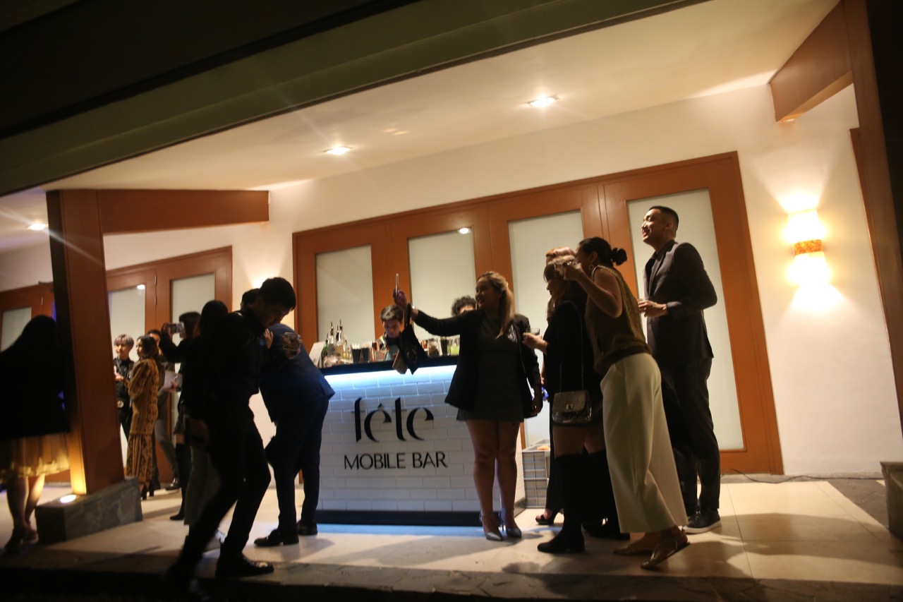 Elevate Your Craft Cocktail Bar Experience with Fête Mobile Bar ...